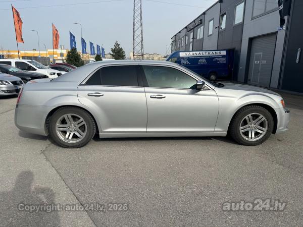 Lancia Thema 2011 Tallina, ar dzinēja tilpumu 3.00 L un nobraukumu 250 tūkst. km par 6000 €, foto 4 vietnē AUTOMOTO.COM.LV