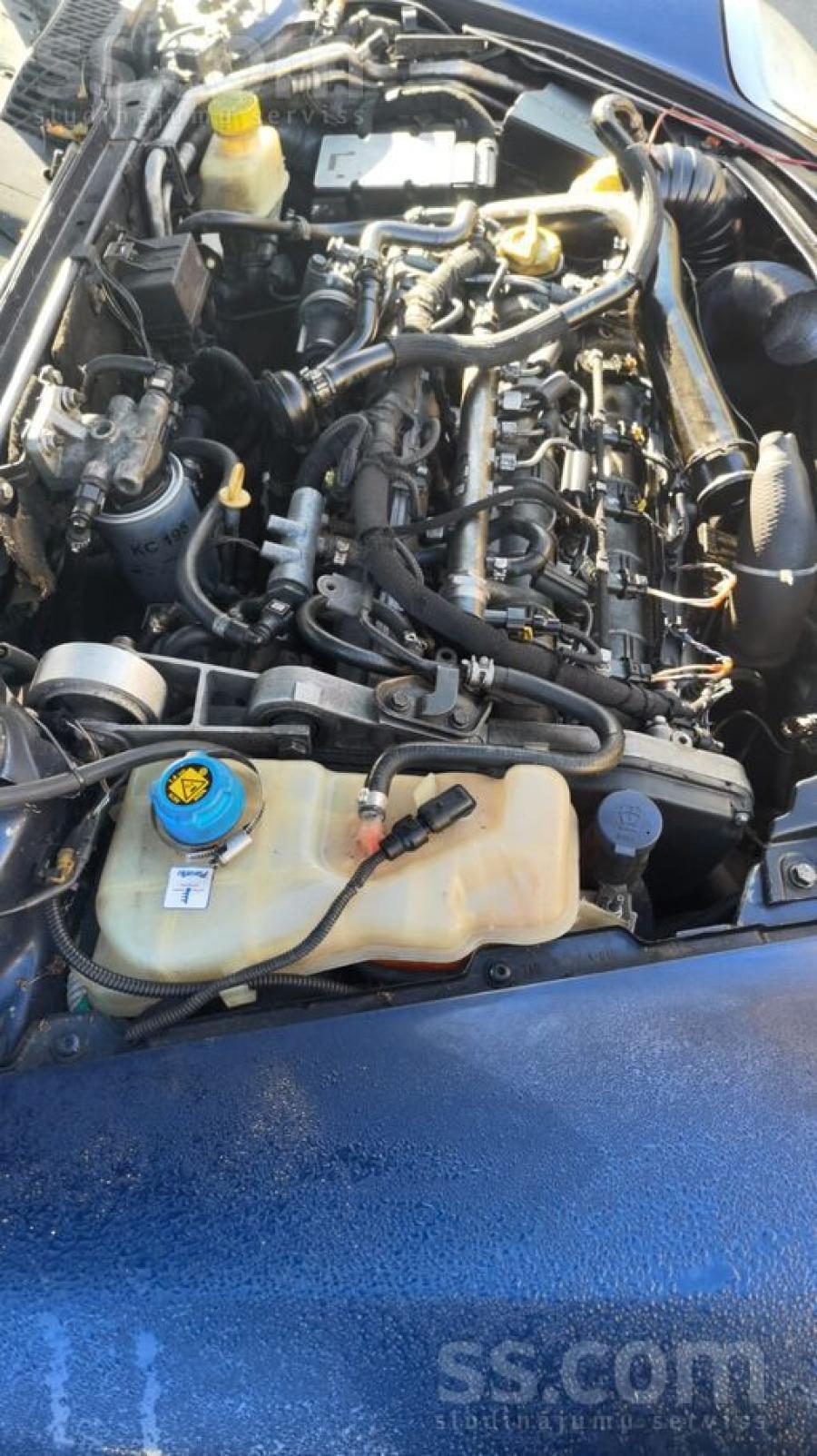 Zils Lancia Thesis 2008 Rīga, ar dzinēja tilpumu 2.40 L un nobraukumu 320 tūkst. km par 1000 €, foto 3 vietnē AUTOMOTO.COM.LV