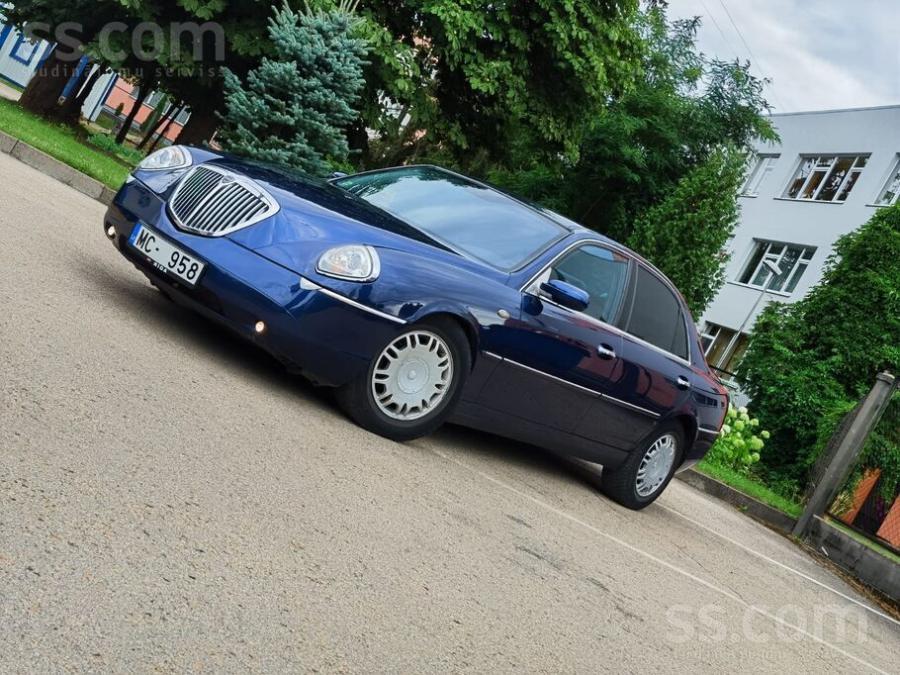 Zils Lancia Thesis 2008 Rīga, ar dzinēja tilpumu 2.40 L un nobraukumu 320 tūkst. km par 1000 €, foto 13 vietnē AUTOMOTO.COM.LV