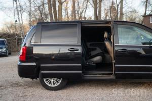 Melns Lancia Voyager 2011 Liepāja, ar dzinēja tilpumu 2.80 L un nobraukumu 251 tūkst. km par 7500 €, foto 13 vietnē AUTOMOTO.COM.LV