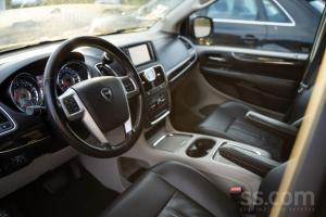 Melns Lancia Voyager 2011 Liepāja, ar dzinēja tilpumu 2.80 L un nobraukumu 251 tūkst. km par 7500 €, foto 15 vietnē AUTOMOTO.COM.LV