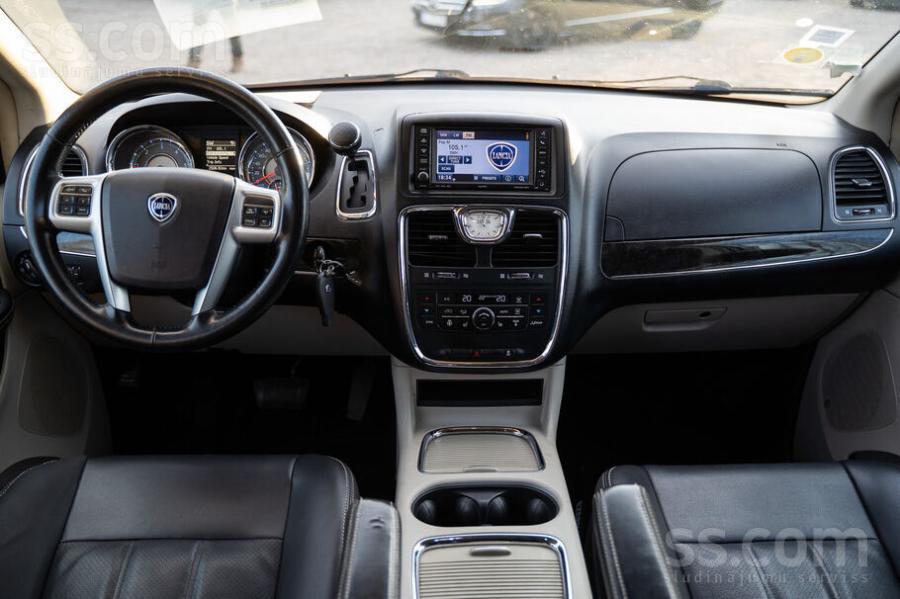 Melns Lancia Voyager 2011 Liepāja, ar dzinēja tilpumu 2.80 L un nobraukumu 251 tūkst. km par 7500 €, foto 18 vietnē AUTOMOTO.COM.LV