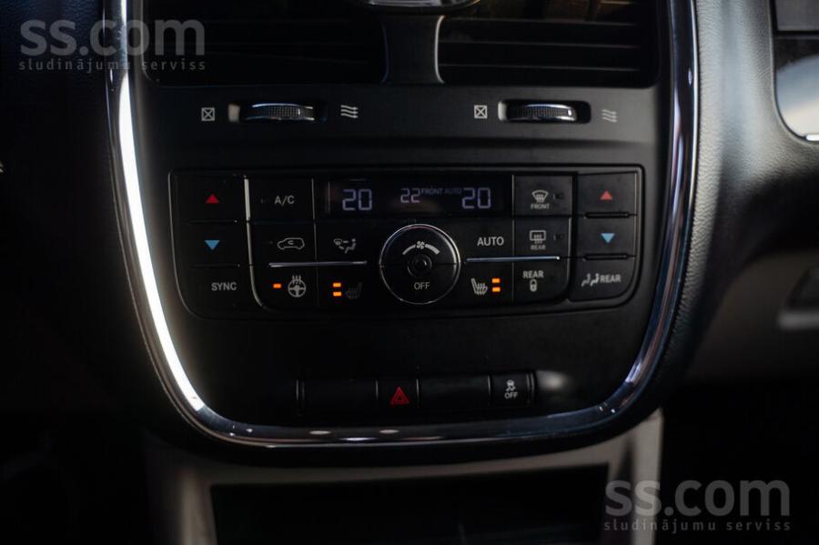 Melns Lancia Voyager 2011 Liepāja, ar dzinēja tilpumu 2.80 L un nobraukumu 251 tūkst. km par 7500 €, foto 20 vietnē AUTOMOTO.COM.LV