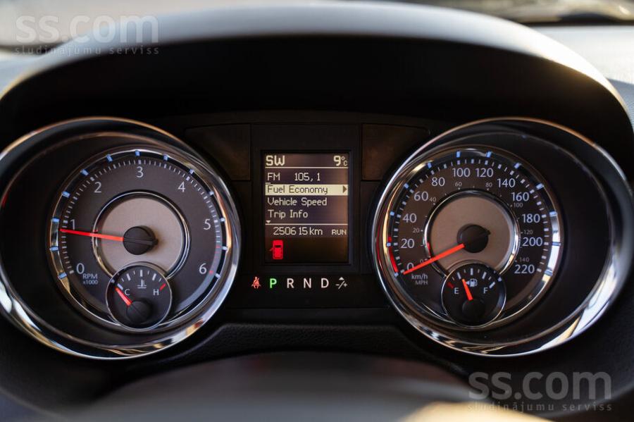 Melns Lancia Voyager 2011 Liepāja, ar dzinēja tilpumu 2.80 L un nobraukumu 251 tūkst. km par 7500 €, foto 24 vietnē AUTOMOTO.COM.LV