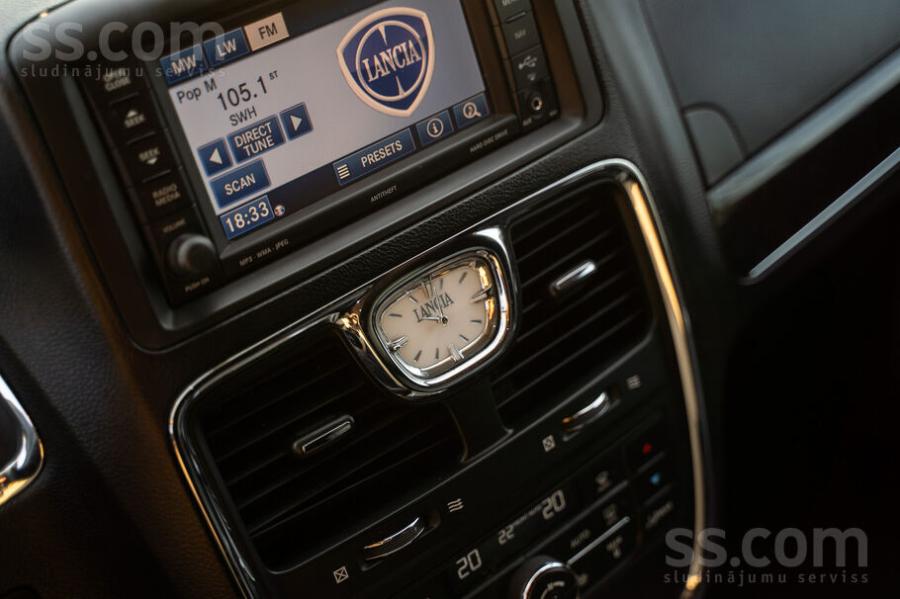 Melns Lancia Voyager 2011 Liepāja, ar dzinēja tilpumu 2.80 L un nobraukumu 251 tūkst. km par 7500 €, foto 27 vietnē AUTOMOTO.COM.LV