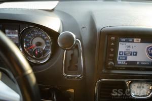 Melns Lancia Voyager 2011 Liepāja, ar dzinēja tilpumu 2.80 L un nobraukumu 251 tūkst. km par 7500 €, foto 29 vietnē AUTOMOTO.COM.LV