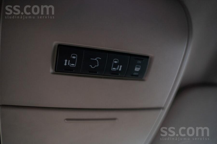 Melns Lancia Voyager 2011 Liepāja, ar dzinēja tilpumu 2.80 L un nobraukumu 251 tūkst. km par 7500 €, foto 30 vietnē AUTOMOTO.COM.LV