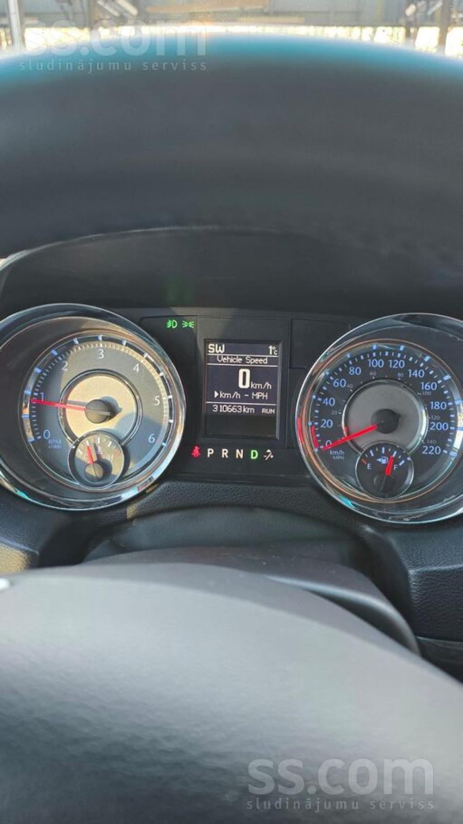 Black Lancia Voyager 2011 in Riga, with an engine capacity of 2.80 L and mileage of 311 thousand km for 6100 €, photo 7 on AUTOMOTO.COM.LV