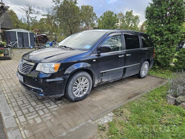 Melns Lancia Voyager 2012 Rīga, ar dzinēja tilpumu 2.80 L un nobraukumu 0 tūkst. km par 9900 €, foto 8 vietnē AUTOMOTO.COM.LV