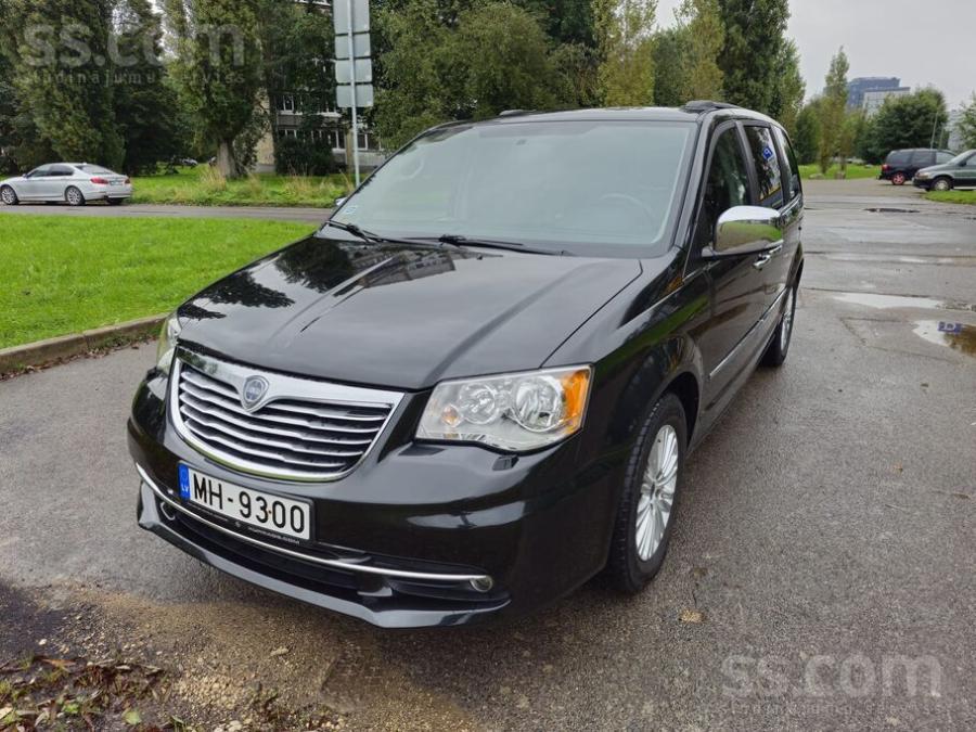 Melns Lancia Voyager 2012 Rīga, ar dzinēja tilpumu 2.80 L un nobraukumu 214 tūkst. km par 7500 €, foto 2 vietnē AUTOMOTO.COM.LV