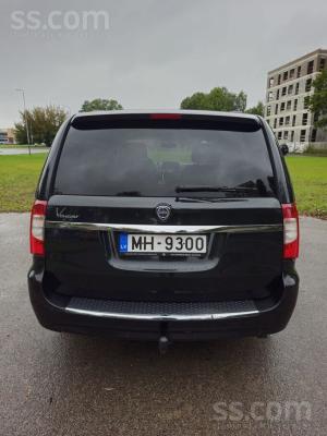 Melns Lancia Voyager 2012 Rīga, ar dzinēja tilpumu 2.80 L un nobraukumu 214 tūkst. km par 7500 €, foto 4 vietnē AUTOMOTO.COM.LV