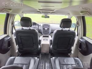 Melns Lancia Voyager 2012 Rīga, ar dzinēja tilpumu 2.80 L un nobraukumu 214 tūkst. km par 7500 €, foto 10 vietnē AUTOMOTO.COM.LV