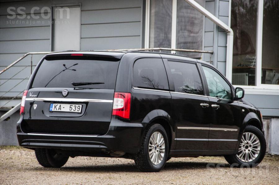 Melns Lancia Voyager 2012 Tukums, ar dzinēja tilpumu 2.80 L un nobraukumu 326 tūkst. km par 7590 €, foto 5 vietnē AUTOMOTO.COM.LV