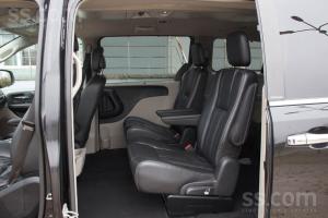 Melns Lancia Voyager 2012 Tukums, ar dzinēja tilpumu 2.80 L un nobraukumu 326 tūkst. km par 7590 €, foto 11 vietnē AUTOMOTO.COM.LV