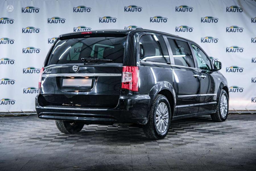 Melns Lancia Voyager 2012 Kauņa, ar dzinēja tilpumu 2.80 L un nobraukumu 224 tūkst. km par 7490 €, foto 3 vietnē AUTOMOTO.COM.LV