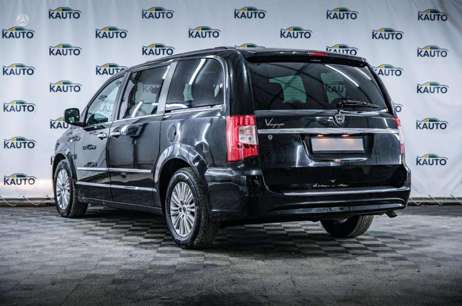 Melns Lancia Voyager 2012 Kauņa, ar dzinēja tilpumu 2.80 L un nobraukumu 224 tūkst. km par 7490 €, foto 4 vietnē AUTOMOTO.COM.LV