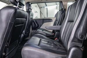 Melns Lancia Voyager 2012 Kauņa, ar dzinēja tilpumu 2.80 L un nobraukumu 224 tūkst. km par 7490 €, foto 9 vietnē AUTOMOTO.COM.LV