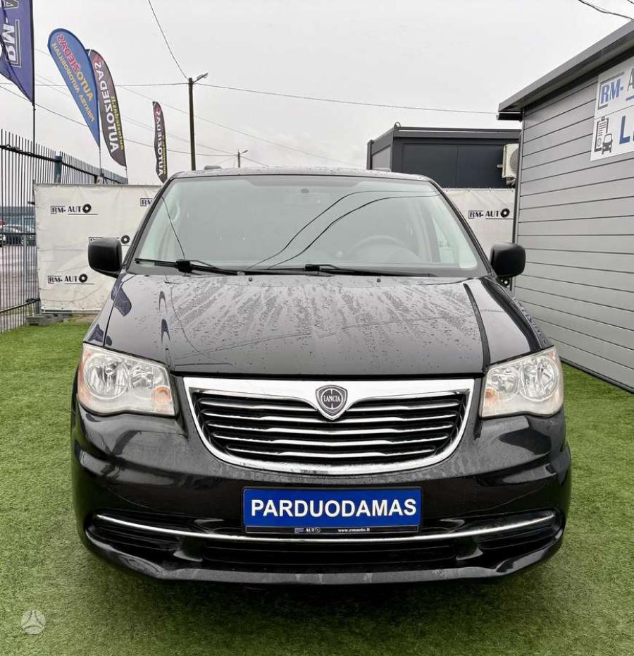 Melns Lancia Voyager 2012 Panevēža, ar dzinēja tilpumu 2.78 L un nobraukumu 143 tūkst. km par 7500 €, foto 3 vietnē AUTOMOTO.COM.LV