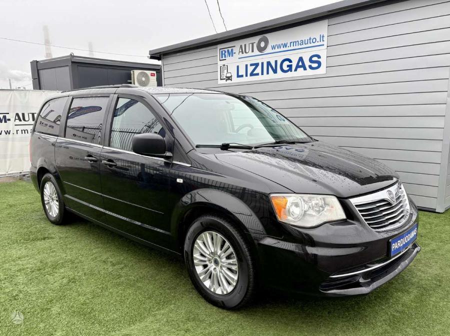 Melns Lancia Voyager 2012 Panevēža, ar dzinēja tilpumu 2.78 L un nobraukumu 143 tūkst. km par 7500 €, foto 4 vietnē AUTOMOTO.COM.LV