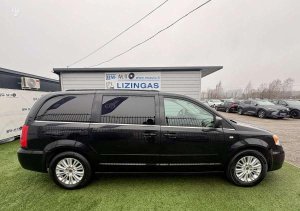 Melns Lancia Voyager 2012 Panevēža, ar dzinēja tilpumu 2.78 L un nobraukumu 143 tūkst. km par 7500 €, foto 5 vietnē AUTOMOTO.COM.LV