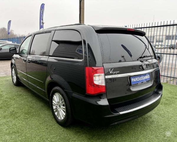 Melns Lancia Voyager 2012 Panevēža, ar dzinēja tilpumu 2.78 L un nobraukumu 143 tūkst. km par 7500 €, foto 8 vietnē AUTOMOTO.COM.LV