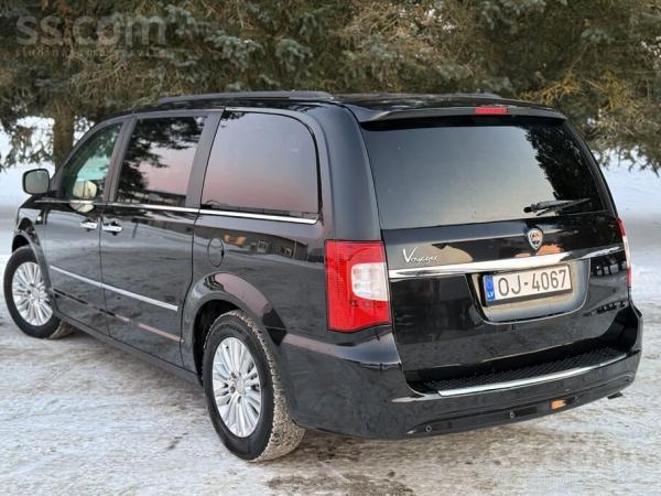 Melns Lancia Voyager 2012 Jelgava, ar dzinēja tilpumu 2.80 L un nobraukumu 191 tūkst. km par 8490 €, foto 7 vietnē AUTOMOTO.COM.LV