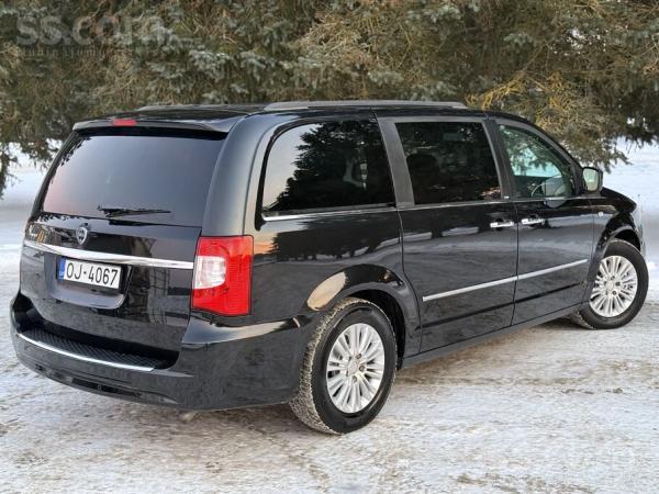 Melns Lancia Voyager 2012 Jelgava, ar dzinēja tilpumu 2.80 L un nobraukumu 191 tūkst. km par 8490 €, foto 8 vietnē AUTOMOTO.COM.LV