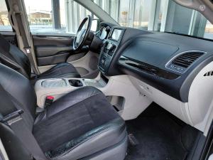 Melns Lancia Voyager 2012 Viļņa, ar dzinēja tilpumu 2.78 L un nobraukumu 229 tūkst. km par 7000 €, foto 12 vietnē AUTOMOTO.COM.LV