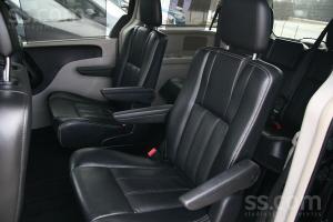 Black Lancia Voyager 2012 in Tukums, with an engine capacity of 2.80 L and mileage of 0 thousand km for 8950 €, photo 9 on AUTOMOTO.COM.LV