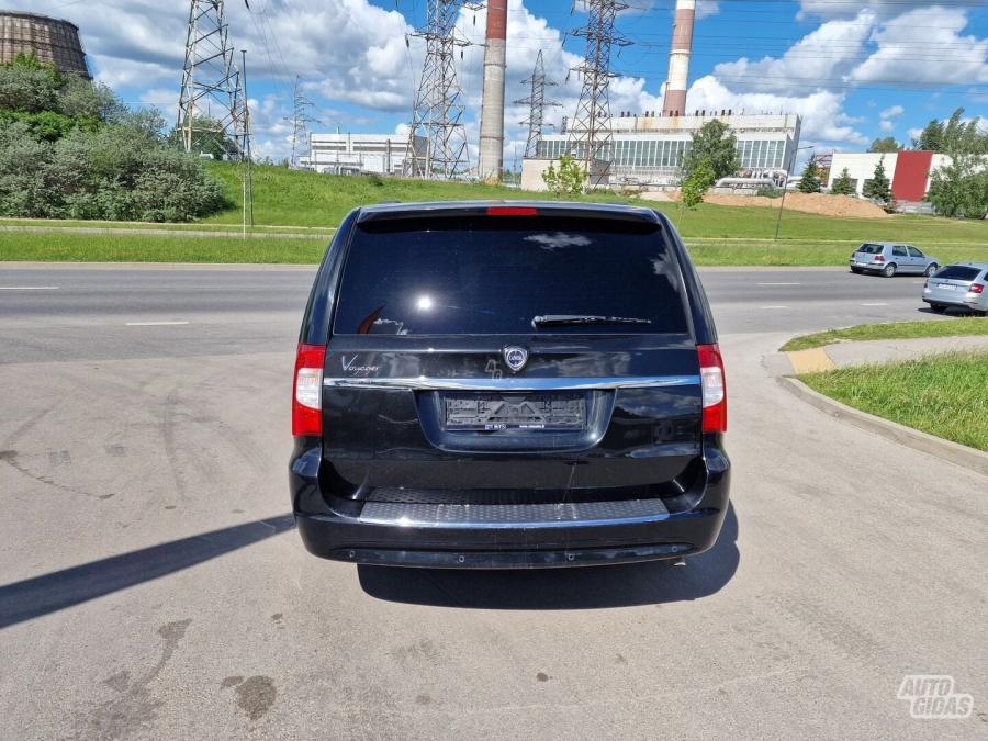 Black Lancia Voyager 2012 in Kaunas, with an engine capacity of 2.80 L and mileage of 143 thousand km for 7500 €, photo 9 on AUTOMOTO.COM.LV