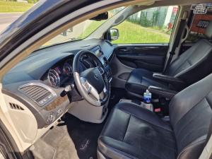 Black Lancia Voyager 2012 in Kaunas, with an engine capacity of 2.80 L and mileage of 143 thousand km for 7500 €, photo 12 on AUTOMOTO.COM.LV
