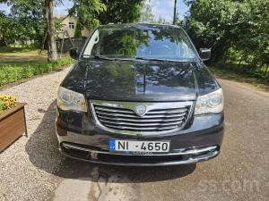 Melns Lancia Voyager 2012 Rīga, ar dzinēja tilpumu 2.80 L un nobraukumu 0 tūkst. km par 8200 €, foto 1 vietnē AUTOMOTO.COM.LV