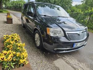 Melns Lancia Voyager 2012 Rīga, ar dzinēja tilpumu 2.80 L un nobraukumu 0 tūkst. km par 8200 €, foto 3 vietnē AUTOMOTO.COM.LV