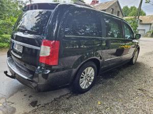 Melns Lancia Voyager 2012 Rīga, ar dzinēja tilpumu 2.80 L un nobraukumu 0 tūkst. km par 8200 €, foto 5 vietnē AUTOMOTO.COM.LV