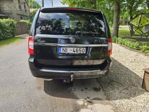 Melns Lancia Voyager 2012 Rīga, ar dzinēja tilpumu 2.80 L un nobraukumu 0 tūkst. km par 8200 €, foto 6 vietnē AUTOMOTO.COM.LV
