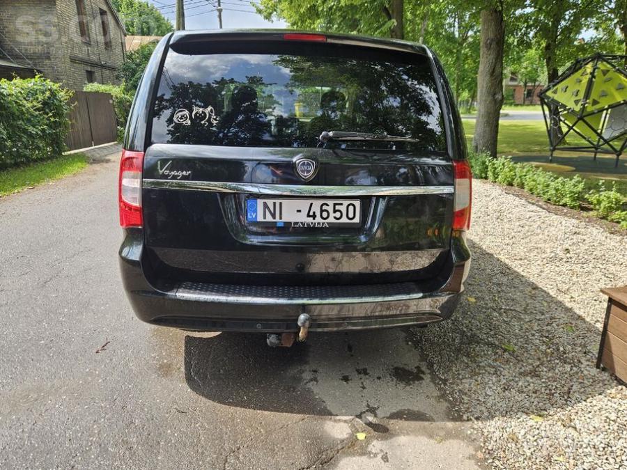 Melns Lancia Voyager 2012 Rīga, ar dzinēja tilpumu 2.80 L un nobraukumu 0 tūkst. km par 8200 €, foto 6 vietnē AUTOMOTO.COM.LV