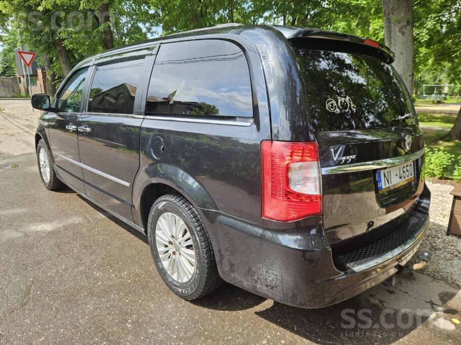 Melns Lancia Voyager 2012 Rīga, ar dzinēja tilpumu 2.80 L un nobraukumu 0 tūkst. km par 8200 €, foto 7 vietnē AUTOMOTO.COM.LV