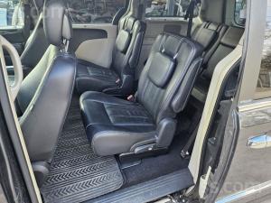 Melns Lancia Voyager 2012 Rīga, ar dzinēja tilpumu 2.80 L un nobraukumu 0 tūkst. km par 8200 €, foto 10 vietnē AUTOMOTO.COM.LV