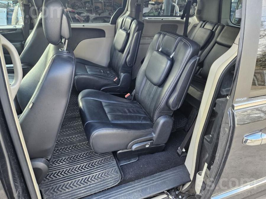 Melns Lancia Voyager 2012 Rīga, ar dzinēja tilpumu 2.80 L un nobraukumu 0 tūkst. km par 8200 €, foto 10 vietnē AUTOMOTO.COM.LV