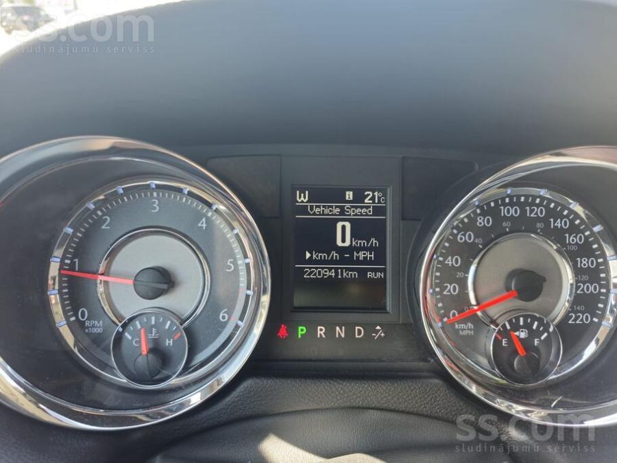 Black Lancia Voyager 2012 in Riga, with an engine capacity of 2.80 L and mileage of 221 thousand km for 7200 €, photo 10 on AUTOMOTO.COM.LV