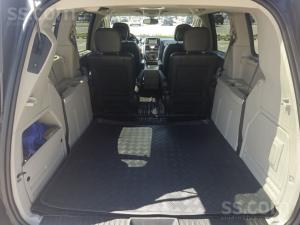 Black Lancia Voyager 2012 in Riga, with an engine capacity of 2.80 L and mileage of 221 thousand km for 7200 €, photo 11 on AUTOMOTO.COM.LV