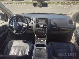 Black Lancia Voyager 2012 in Riga, with an engine capacity of 2.80 L and mileage of 221 thousand km for 7200 €, photo 13 on AUTOMOTO.COM.LV