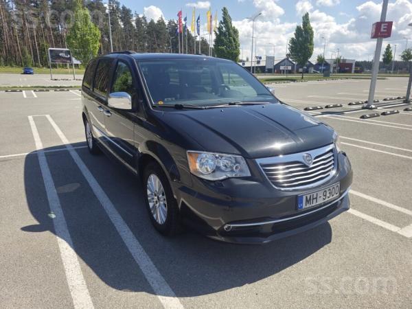 Melns Lancia Voyager 2012 Rīga, ar dzinēja tilpumu 2.80 L un nobraukumu 221 tūkst. km par 7000 €, foto 8 vietnē AUTOMOTO.COM.LV