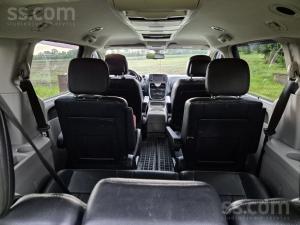 Black Lancia Voyager 2012 in Madona, with an engine capacity of 2.80 L and mileage of 306 thousand km for 6100 €, photo 9 on AUTOMOTO.COM.LV