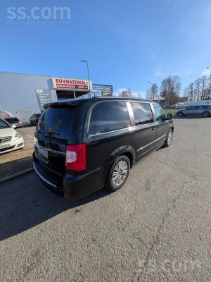 Melns Lancia Voyager 2012 Jūrmala, ar dzinēja tilpumu 2.80 L un nobraukumu 280 tūkst. km par 5200 €, foto 3 vietnē AUTOMOTO.COM.LV