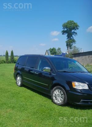 Melns Lancia Voyager 2012 Jēkabpils, ar dzinēja tilpumu 2.70 L un nobraukumu 172 tūkst. km par 10500 €, foto  vietnē AUTOMOTO.COM.LV
