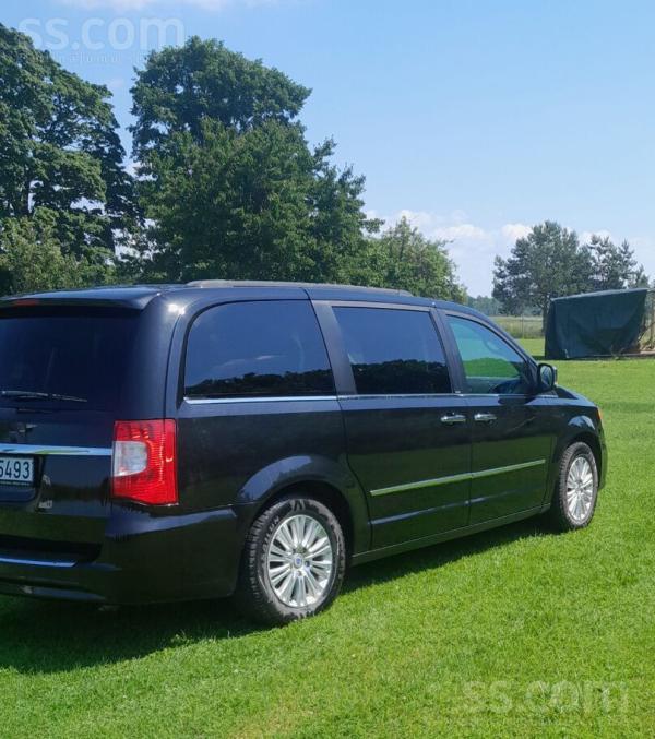 Melns Lancia Voyager 2012 Jēkabpils, ar dzinēja tilpumu 2.70 L un nobraukumu 172 tūkst. km par 10500 €, foto 2 vietnē AUTOMOTO.COM.LV