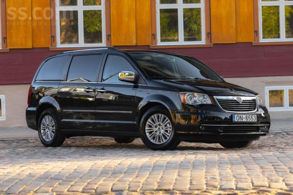 Черный Лянча Voyager 2012 в Елгава, объемом двигателя 2.80 л и пробегом 256 тыс. км за 9100 €, фото 1 на AUTOMOTO.COM.LV