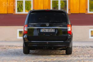 Black Lancia Voyager 2012 in Jelgava, with an engine capacity of 2.80 L and mileage of 256 thousand km for 9100 €, photo 9 on AUTOMOTO.COM.LV