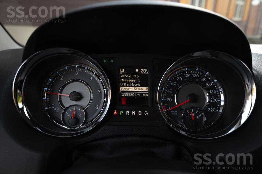 Black Lancia Voyager 2012 in Jelgava, with an engine capacity of 2.80 L and mileage of 256 thousand km for 9100 €, photo 24 on AUTOMOTO.COM.LV